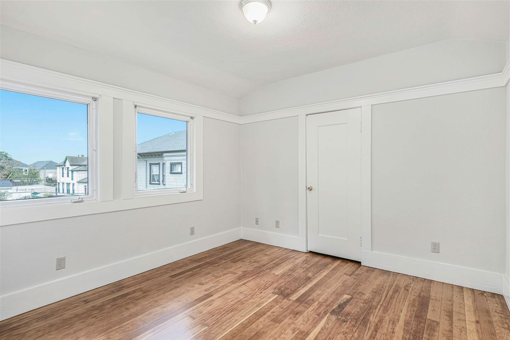 Spacious Brown Shingle Duplex in Oakland | 3415-3417 Martin Luther King Jr